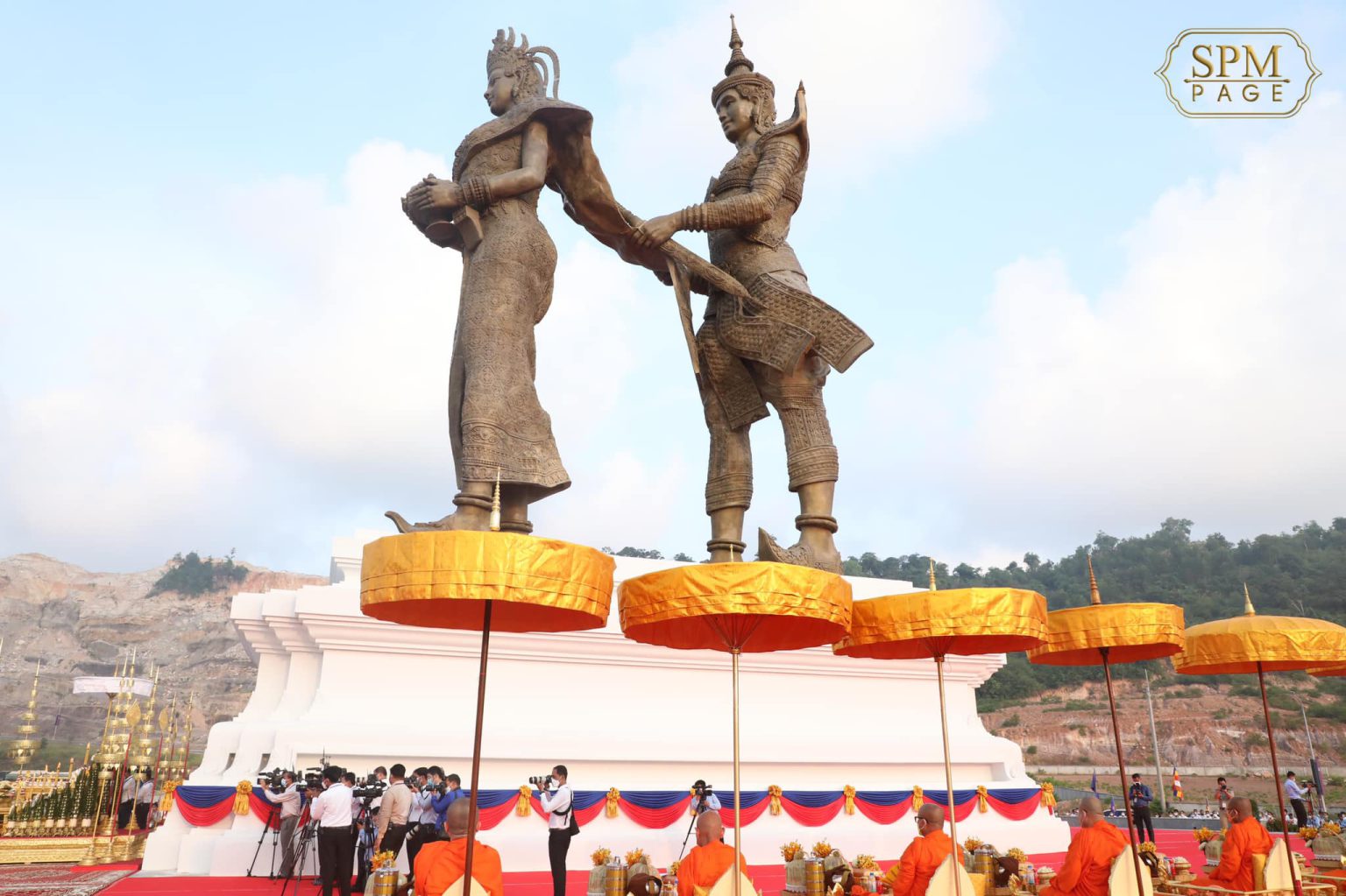 Cambodia’s Largest Copper Statue, “Preah Thong Neang Neak” Inaugurated ...